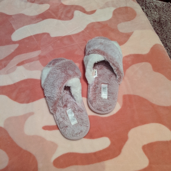 PINK Victoria's Secret | Shoes | Vs Pink Fuzzy Slippers | Poshmark